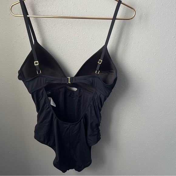 La Blanca | Swim | La Blanca Twist Front Keyhole One Piece Swimsuit ...